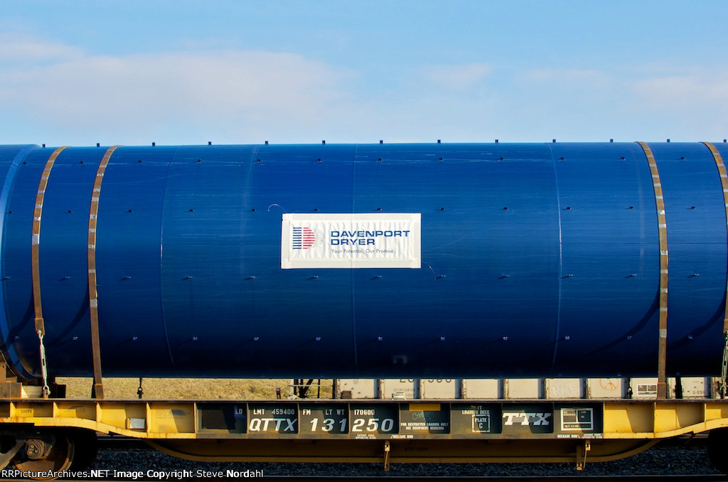 LVRB Delivers NS's O53 H/W load to River Yard